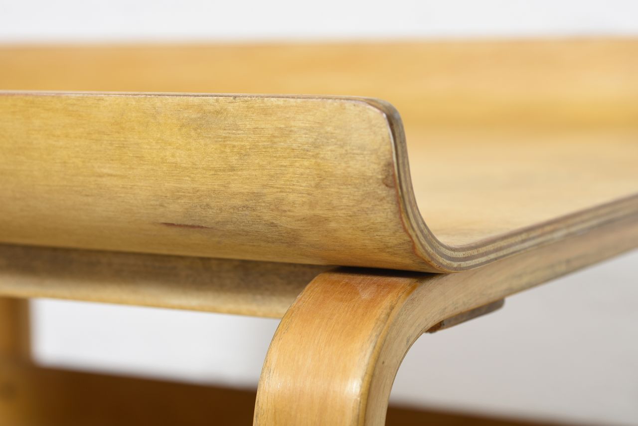Side Table 915 - Artek