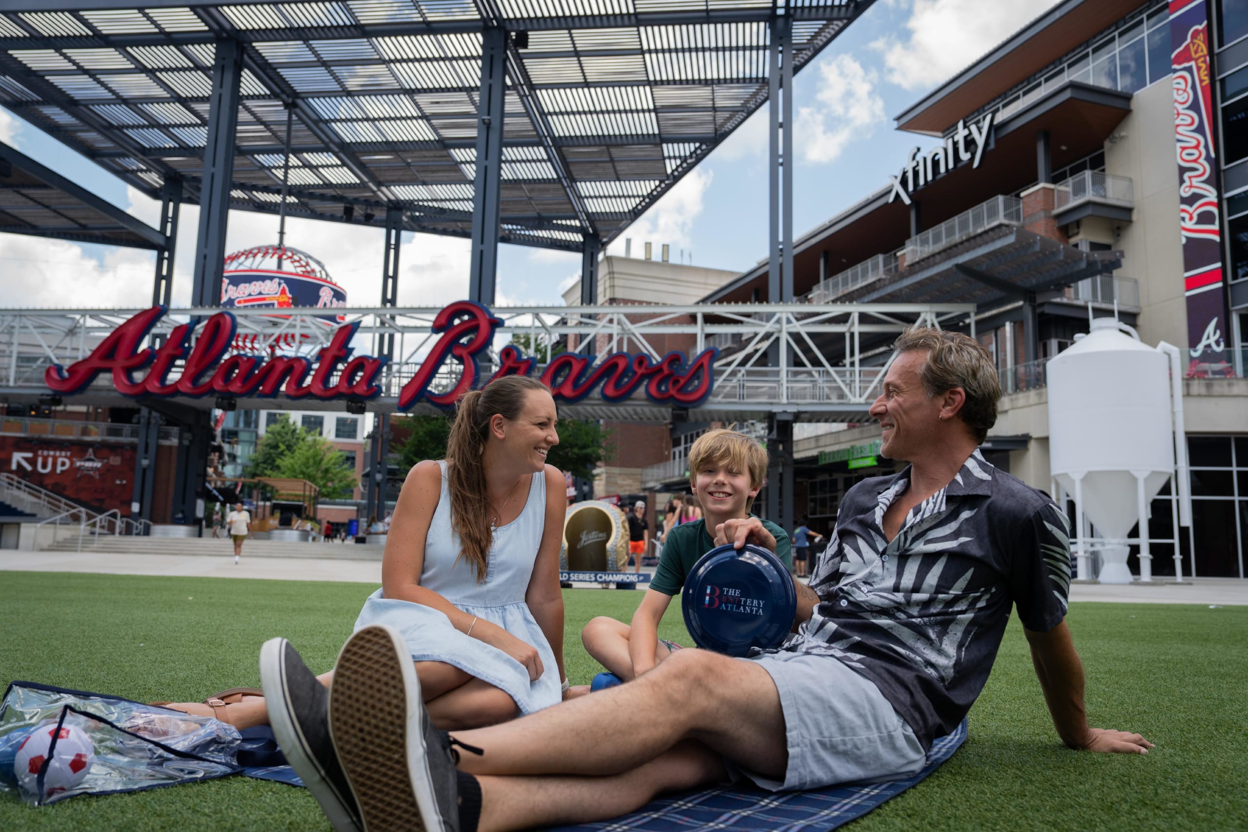 The Battery Atlanta Brings Restaurants, Shops & Entertainment to Braves ...