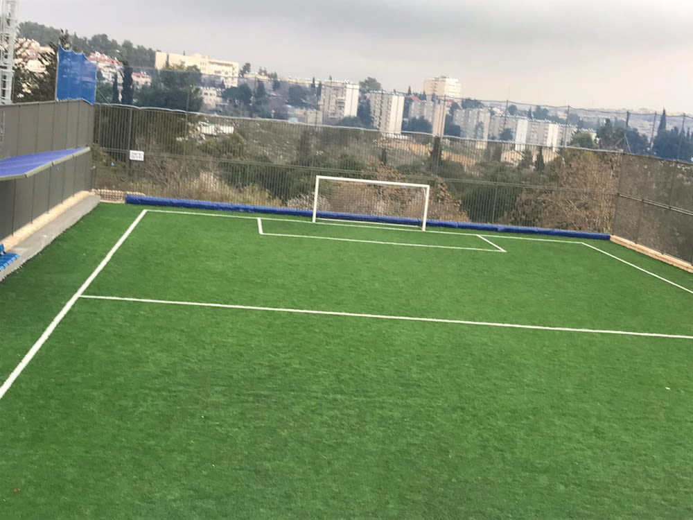 עצומה - הקמת מגרש כדורגל דשא סינטטי בית בפארק
