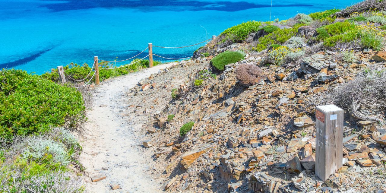 ᐅ Die 10 schönsten Wanderrouten auf Menorca | Reisemagazin HolidayCheck