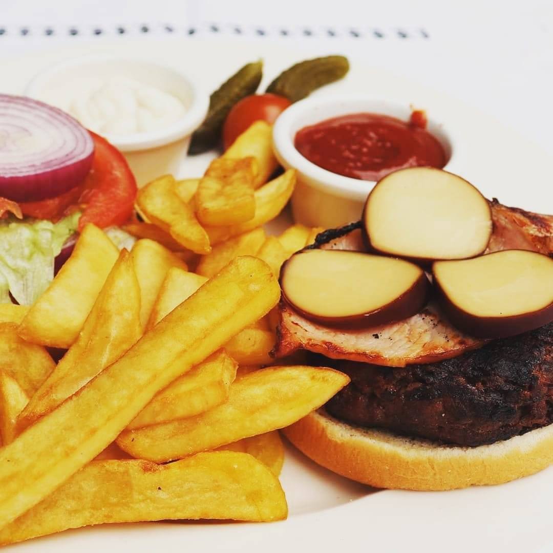 Taps Irish Pub (Bar & Grill), Mouttagiaka Touristiki, Limassol, Cyprus ...