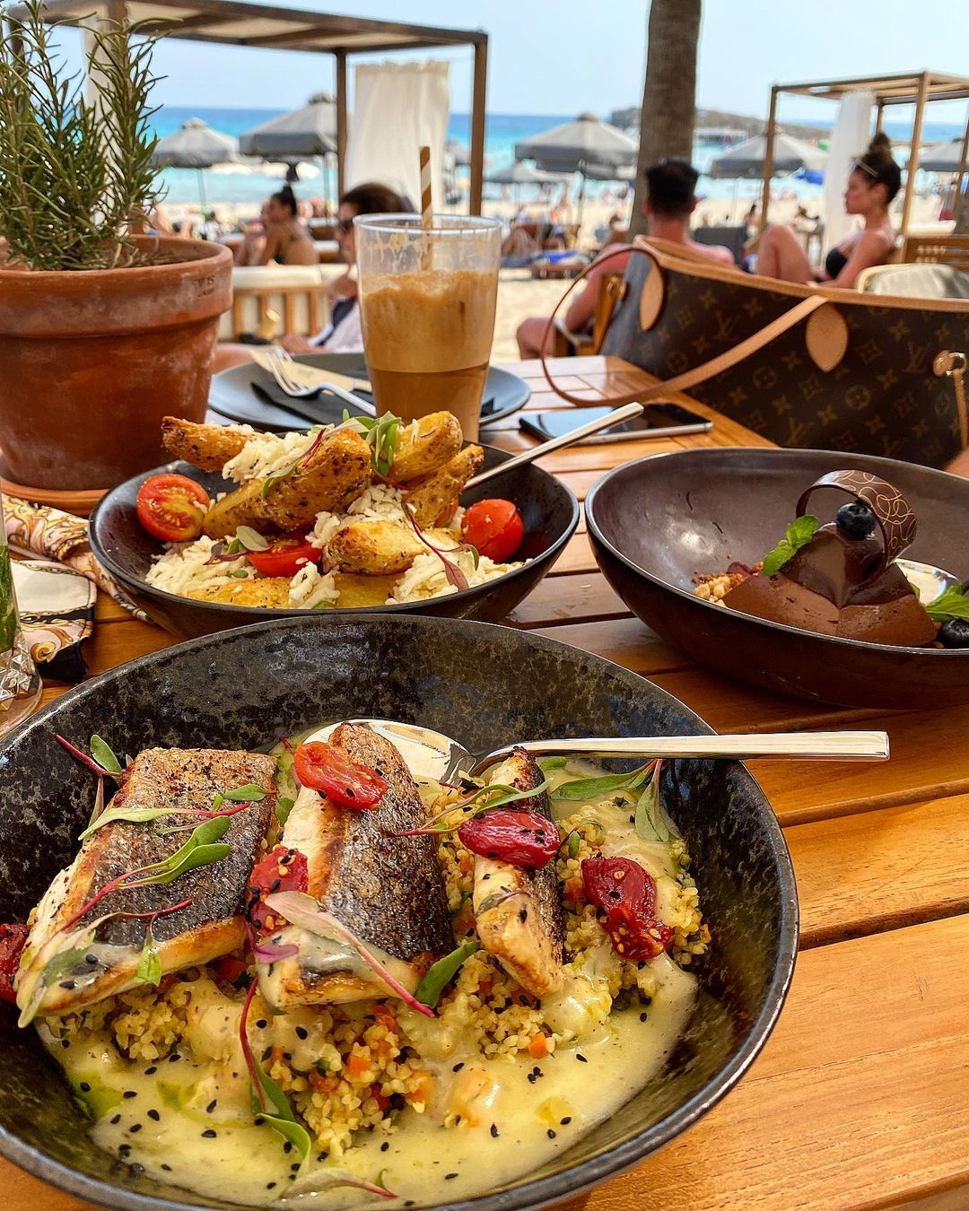 Isola Beach Bar at Nissi Beach, Agia Napa, Ammochostos, Cyprus - Menu ...