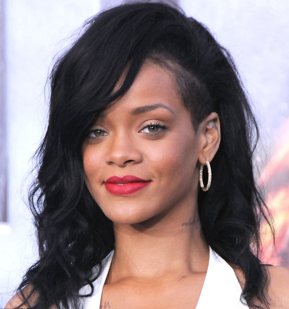 Evolução capilar: 21 cortes de cabelo de Rihanna - Beleza na Web