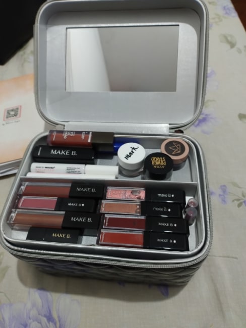 Maleta de Maquiagem Preta Com Alça Make B. | O Boticário Maleta de Maquiagem Preta Com Alça Make B. | O Boticário