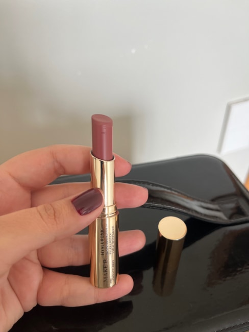 Batom Preenchedor Marrom Candy Tofee Make B. Hyaluronic 3,4g | O Boticário