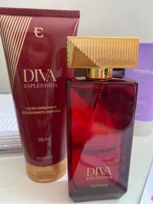 Combo Diva Esplêndida: Desodorante Colônia 100ml + Loção Corporal 200ml ...