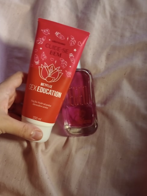 Loção Hidratante Desodorante Cuide-se Bem Netflix Sex Education 200ml ... Loção Hidratante Desodorante Cuide-se Bem Netflix Sex Education 200ml ...
