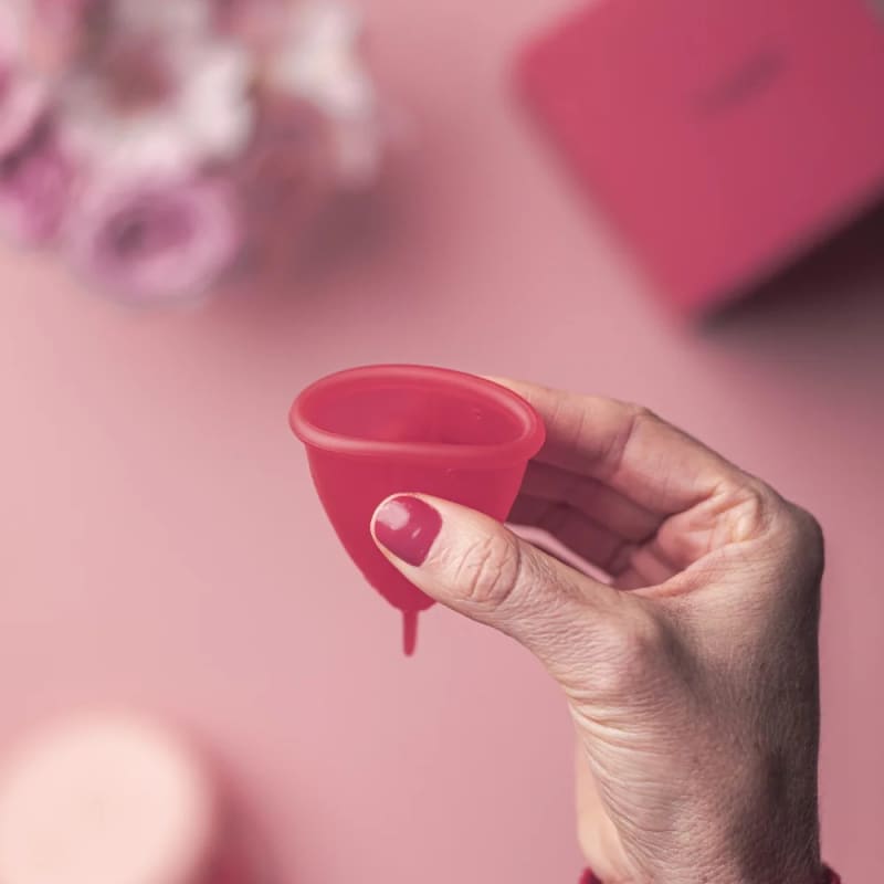 Coletor Menstrual Yuper Coral Tamanho M | Beleza na Web