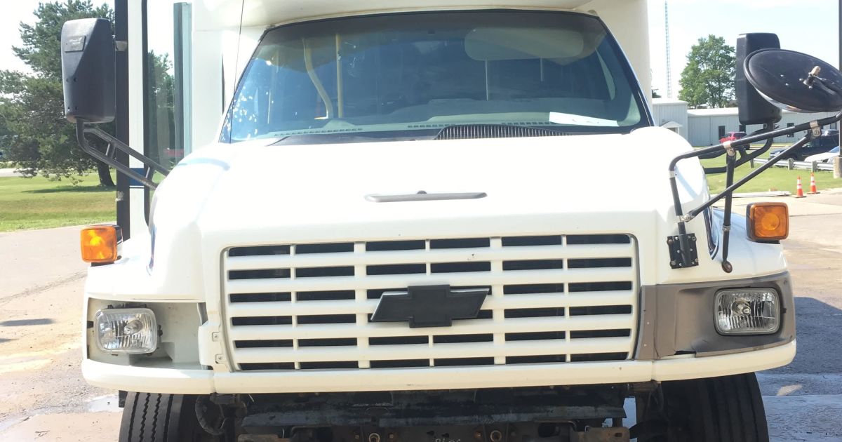 TOW-OUT#6-2006-5500 Chevrolet Eldorado Bus, Offsite; Bad Axe, Mi.48413 ...