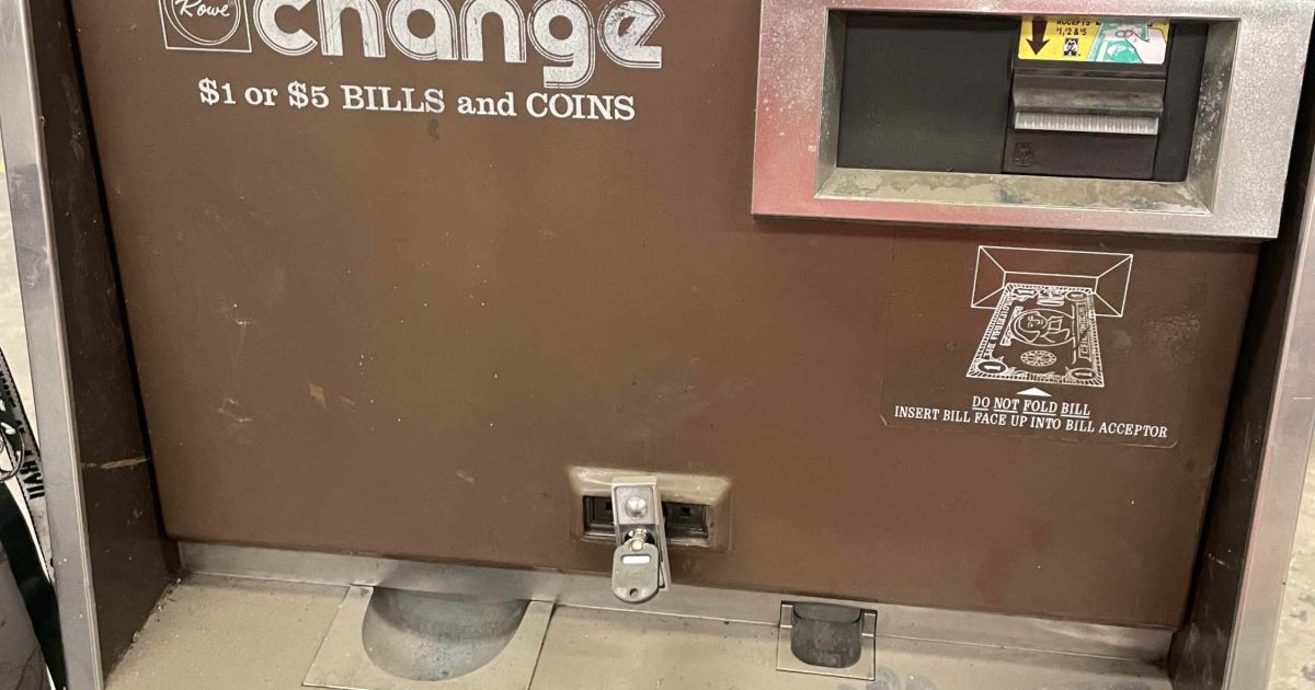 Change Machine(Rowe) - BidCorp Auctions