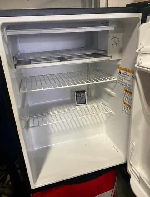 Haier Compact Fridge - BidCorp Auctions