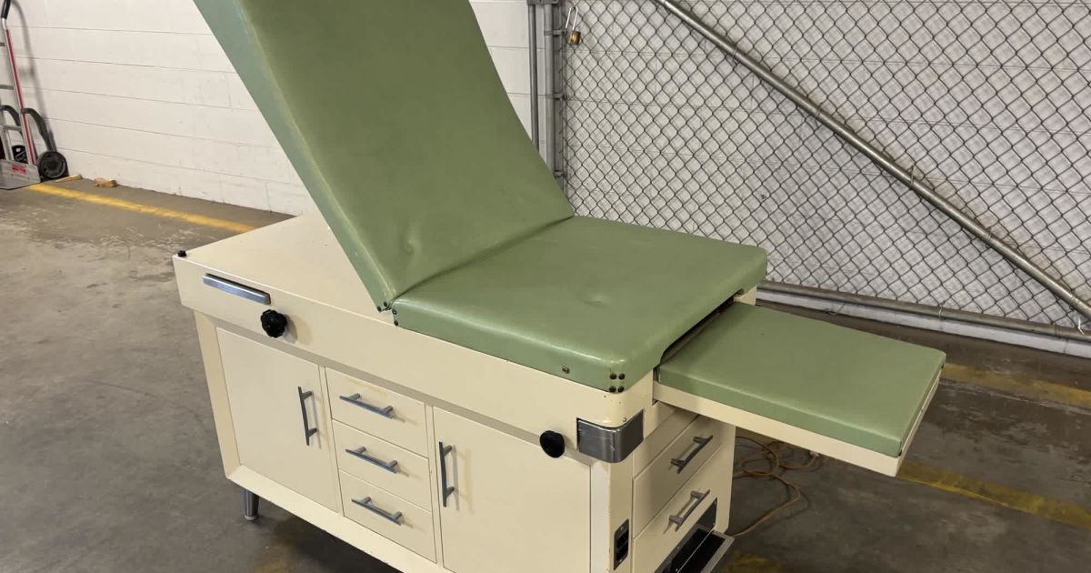 Vintage Exam Table by Chattanooga - BidCorp Auctions