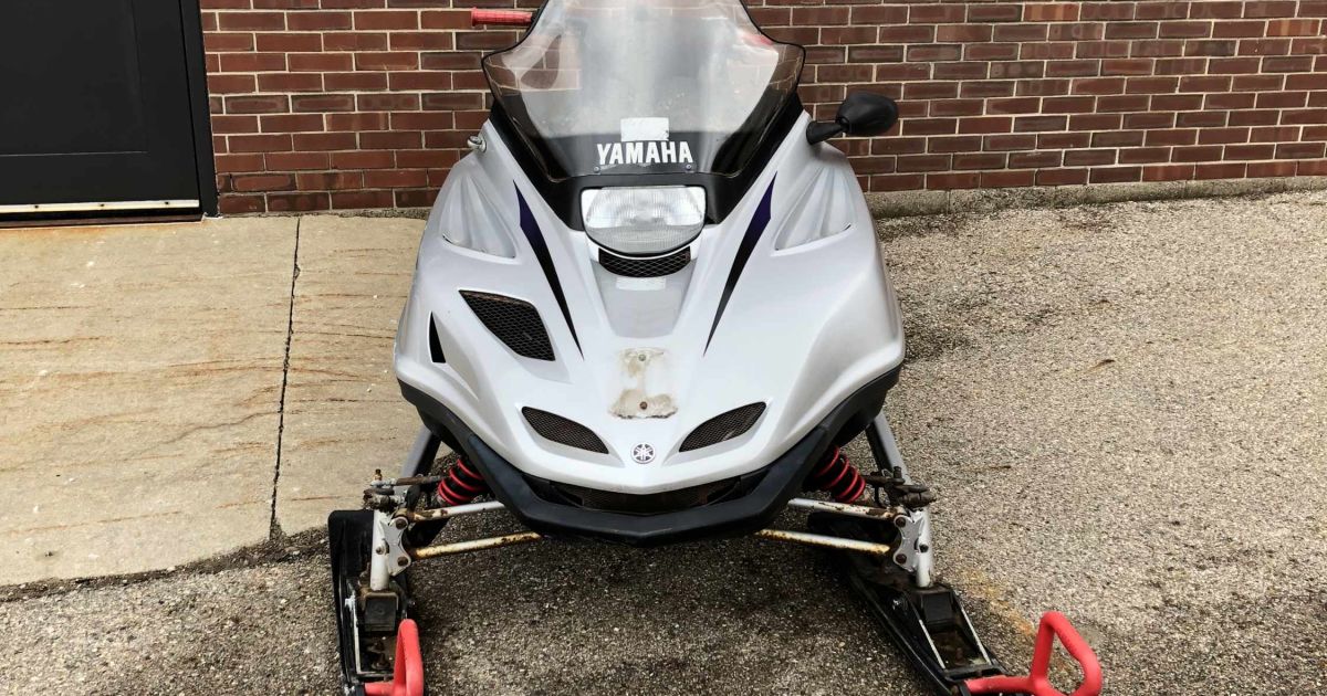 2000 Yamaha Mountain Max 600 Snowmobile (119122) - BidCorp Auctions
