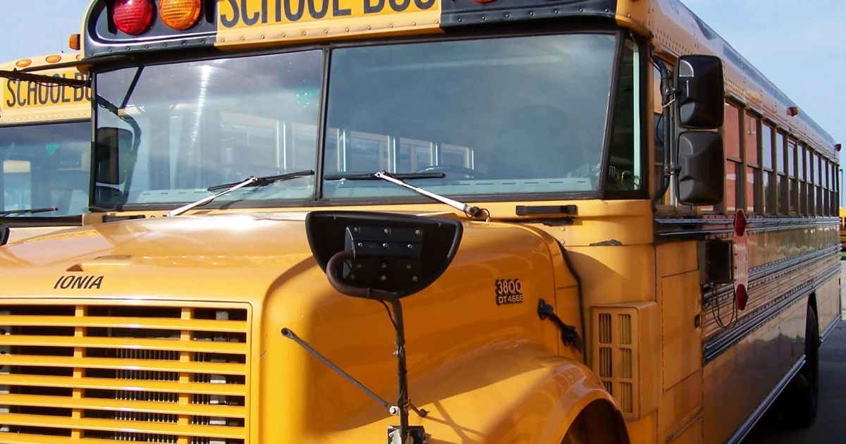 #15-2005 International Passenger Bus, Miles: 135,142, Offsite; Ionia ...