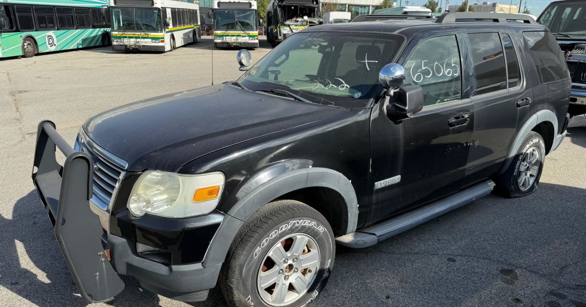 Tow Out - 2007 Ford Explorer 4WD SUV #222 - Detroit Department of ...