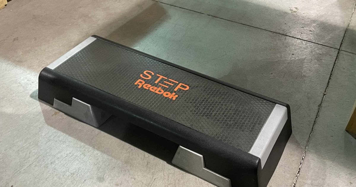 10 Reebok Step benches - BidCorp Auctions