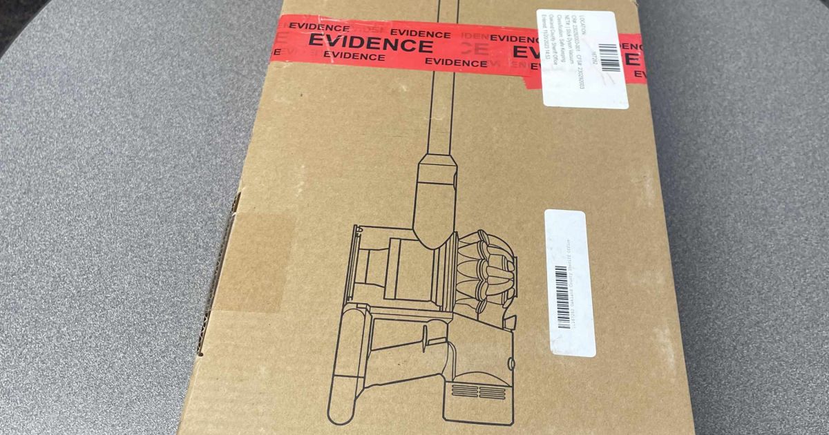 Dyson SV25 V8 Stick Vacuum - BidCorp Auctions