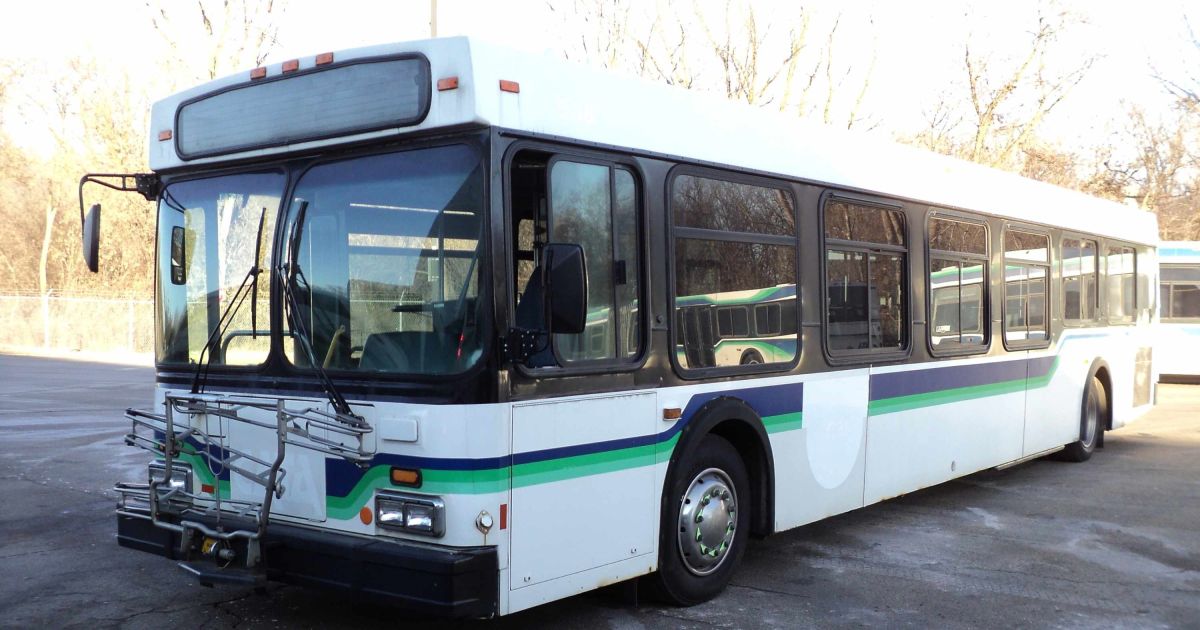 TOW OUT #538-2001 New Flyer D40LF Bus, Miles; 685,945, Offsite; (CATA ...