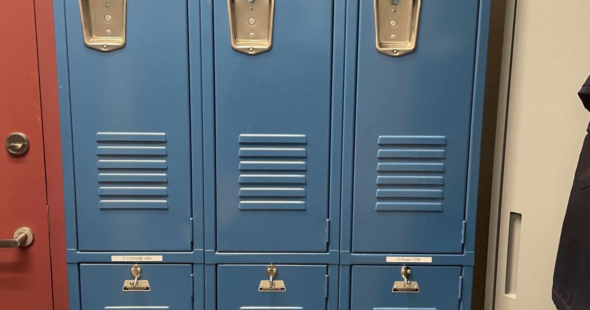 Double Stack Blue Lockers - BidCorp Auctions