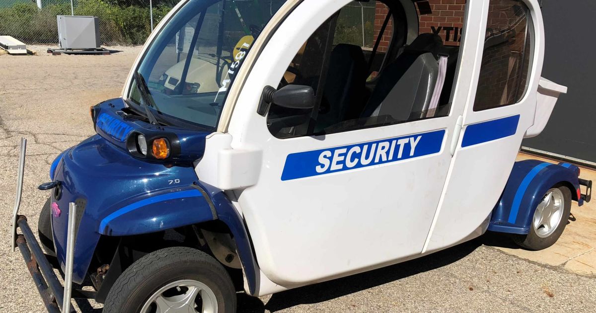 Tow Out 2008 Gem E4 Electric 4DR Car #M7587 - BidCorp Auctions