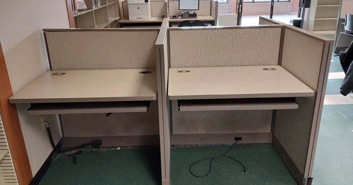 4-Way Desk Cubicle - BidCorp Auctions