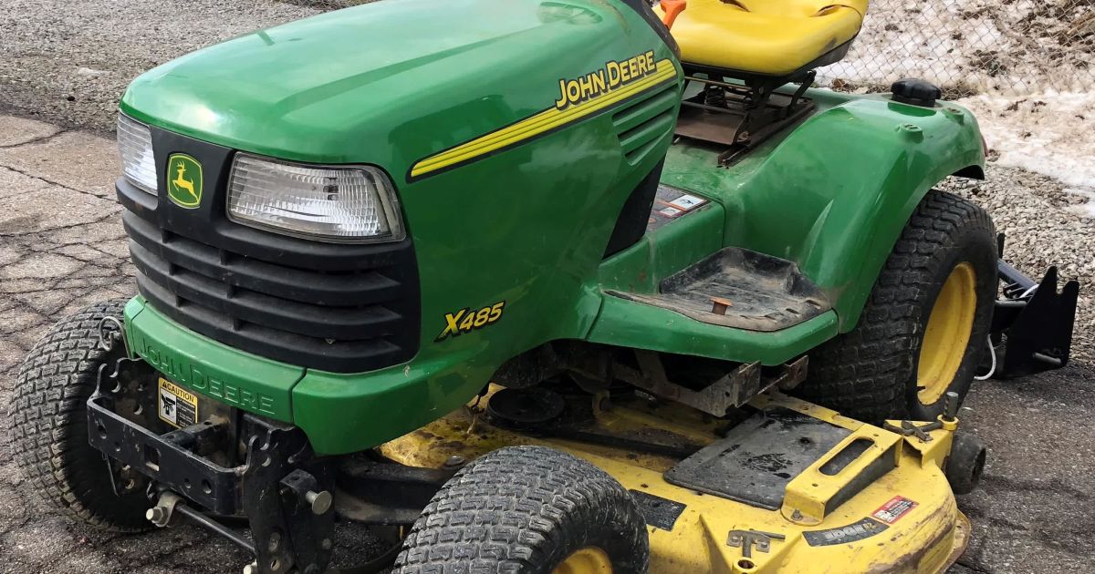2005 John Deere Tractor W/62C Mower Deck - BidCorp Auctions