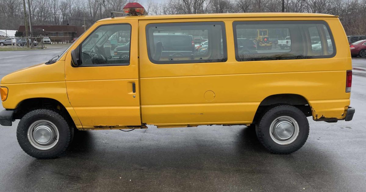 2004 Ford Econoline Van - BidCorp Auctions
