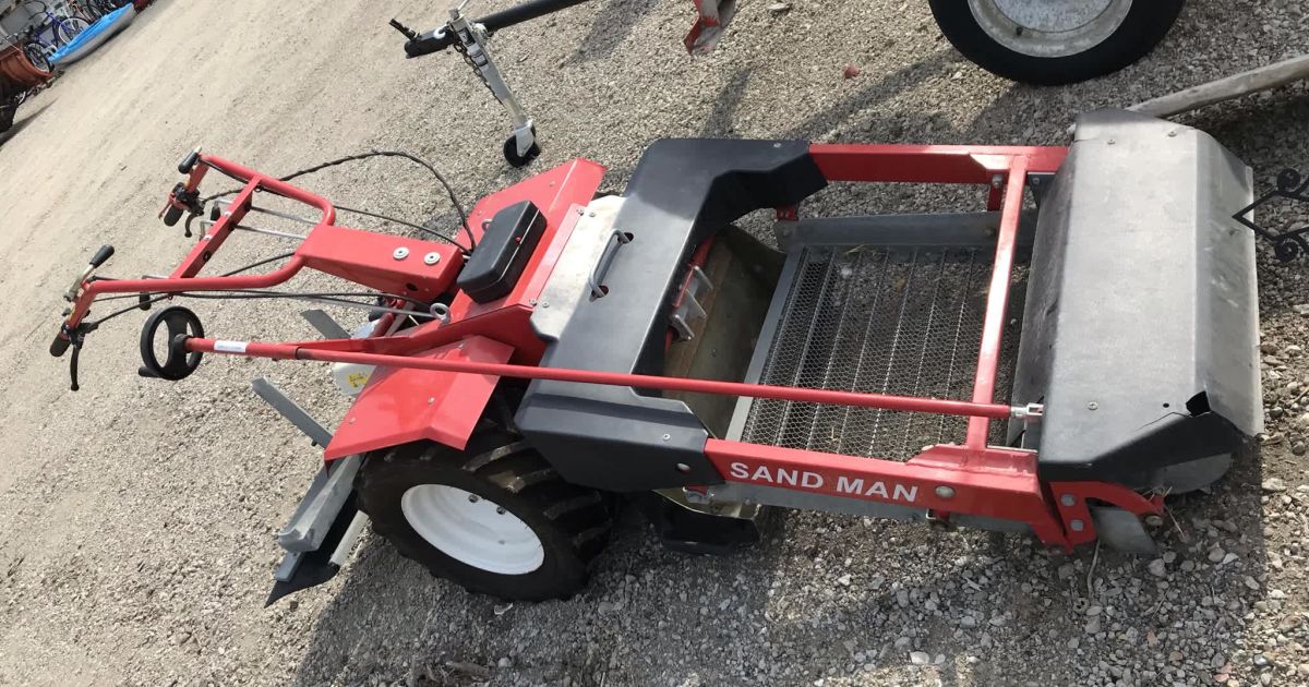 Barber Sand Man 850 - Beach Cleaner - LIKE NEW! - BidCorp Auctions