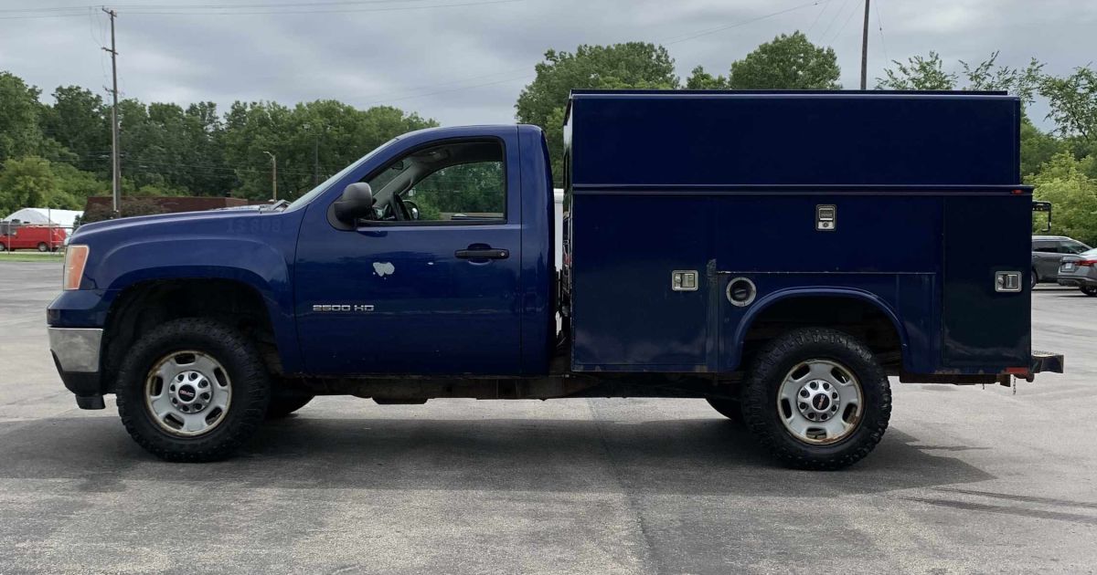 2013 GMC Sierra 2500HD Utility 4x4 - BidCorp Auctions