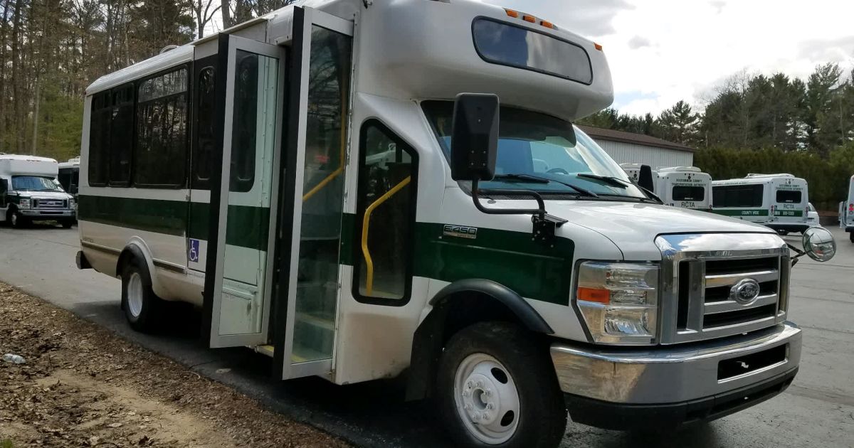 2012 Ford E-450 Eldorado bus 18 Passenger with lift - BidCorp Auctions