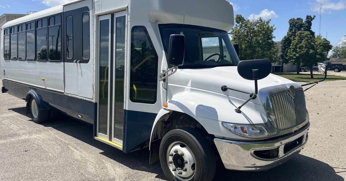 2013 International Eldorado Bus Offsite: Bad Axe, MI - BidCorp Auctions