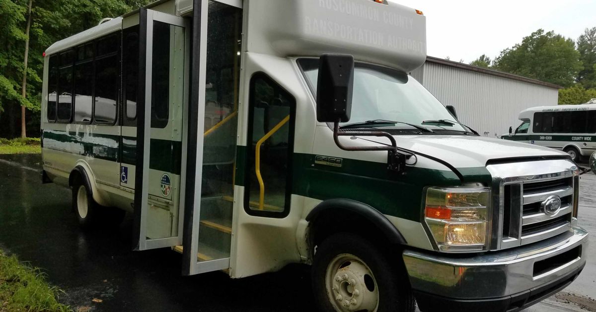 2010 Ford E-450 Eldorado Bus V-10 - BidCorp Auctions