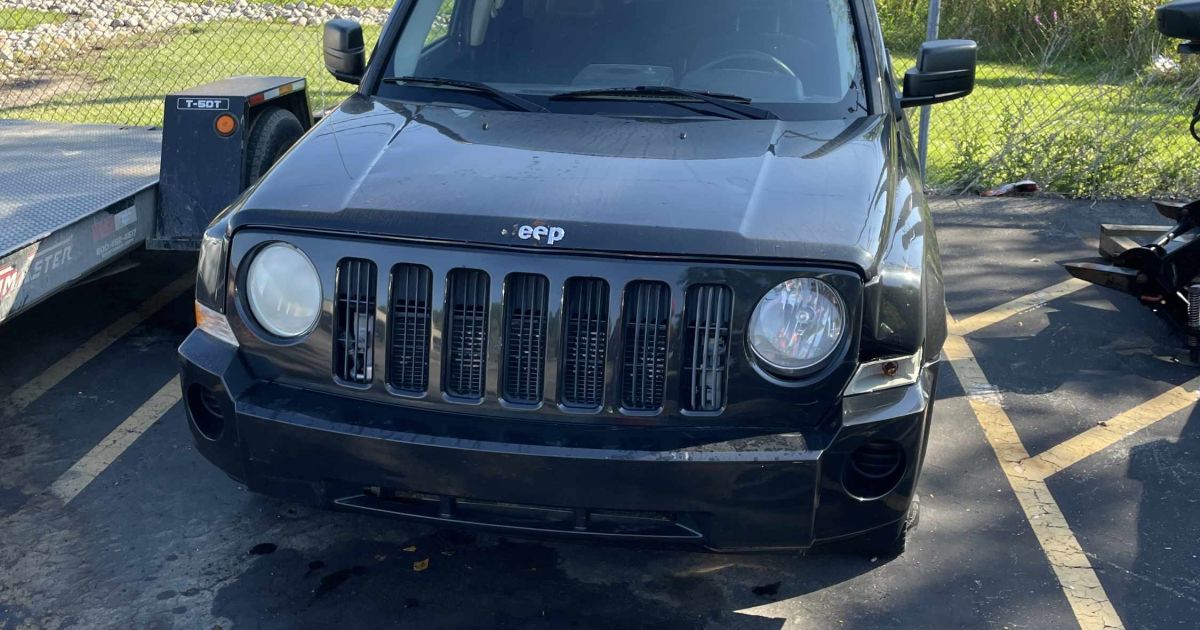 2008 Jeep Patriot 2WD (4 Cylinders W 2.4L FI DOHC 144 CID)(TOW OUT ...