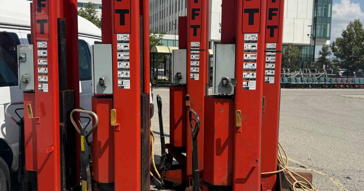 ALM Above Ground Mobile Column Lifts - Quantity is 2 although Pictures ...