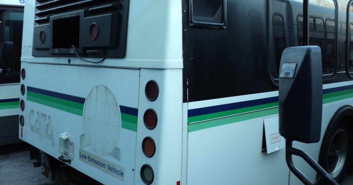 TOW OUT #567-2005 New Flyer D40LF Bus, Miles; 351,625, Offsite; (CATA ...