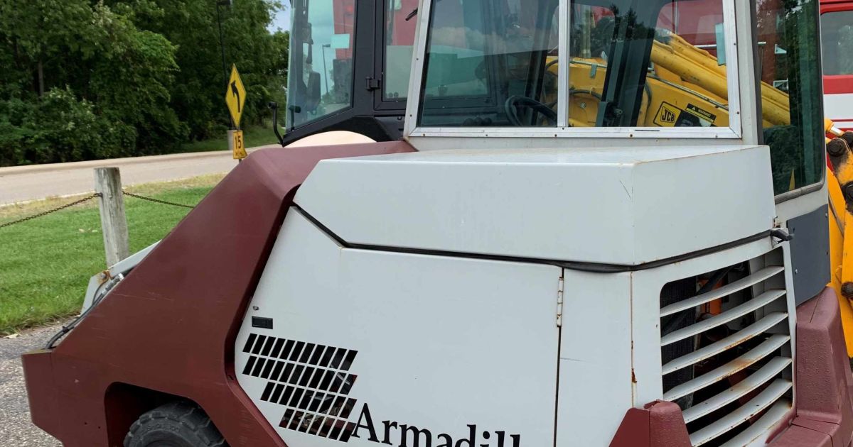 2000 Minuteman Powerboss Street sweeper - BidCorp Auctions