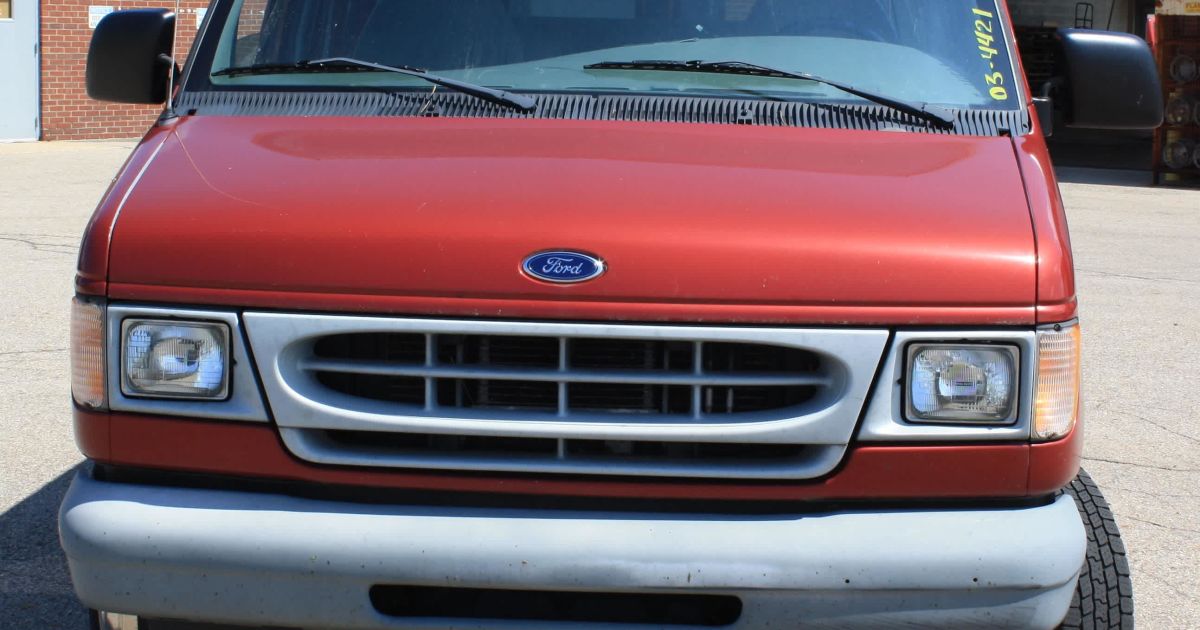 2002 Ford Econoline E350 Passenger Van 129,645 Miles #03-4421 - BidCorp ...