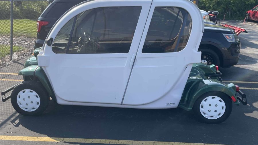 Gem e4 Electric Vehicle - Oakland County
