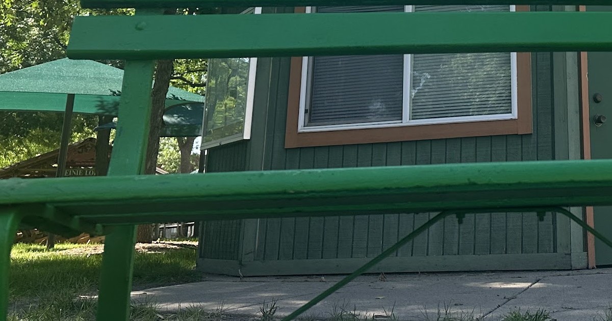 Vintage State Fair Bench | tasteofthefair2023 | Bid Now