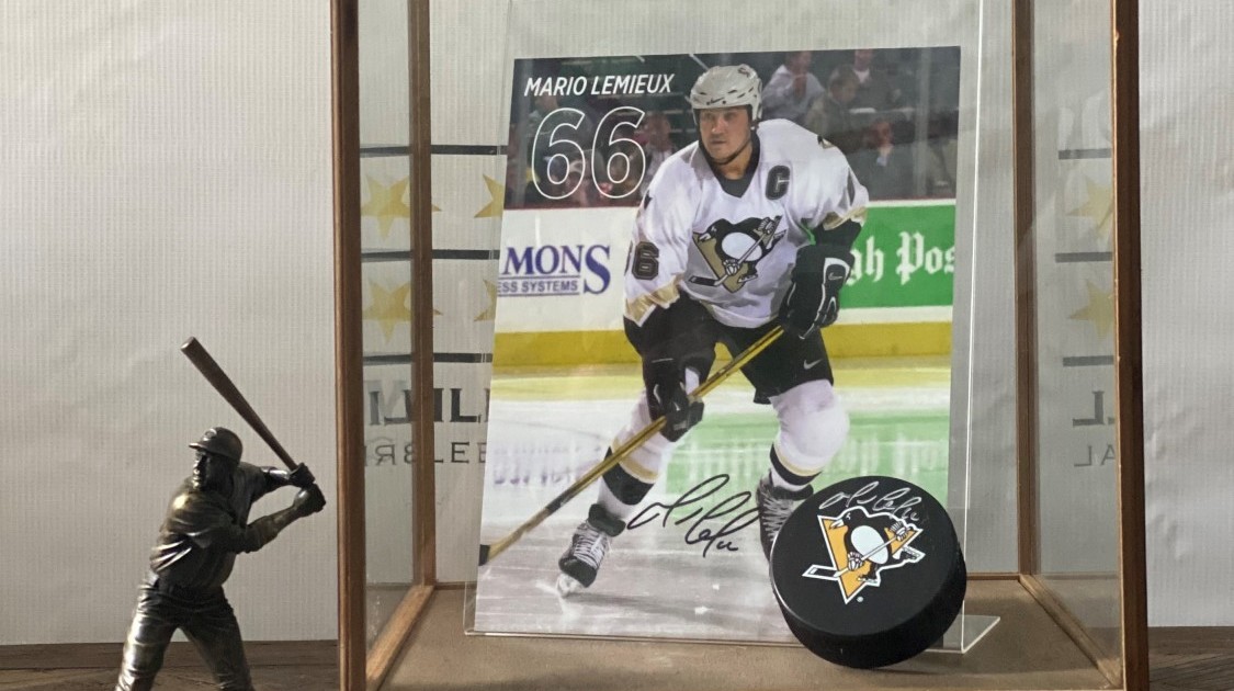 Mario Lemieux Signed Picture & Puck | 2020wsci | Bid Now ...
