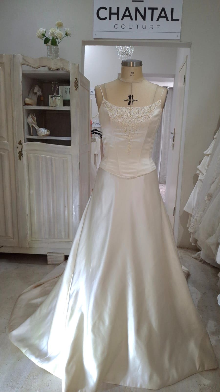 Exclusive Wedding Dress Auction – Grand Oak Auctions
