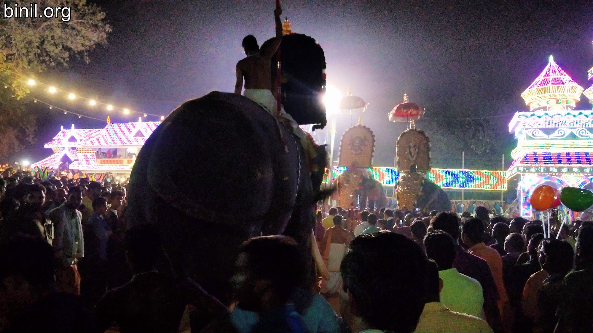 Arattupuzha Tharakkal Pooram - Pandi Melam at its best - Binil's Travelogue