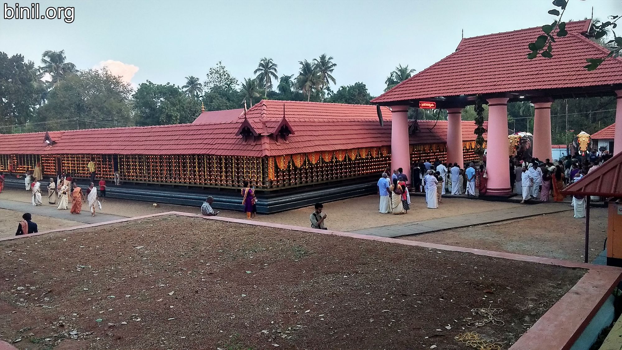 Arattupuzha Sree Sastha Temple - Binil's Travelogue