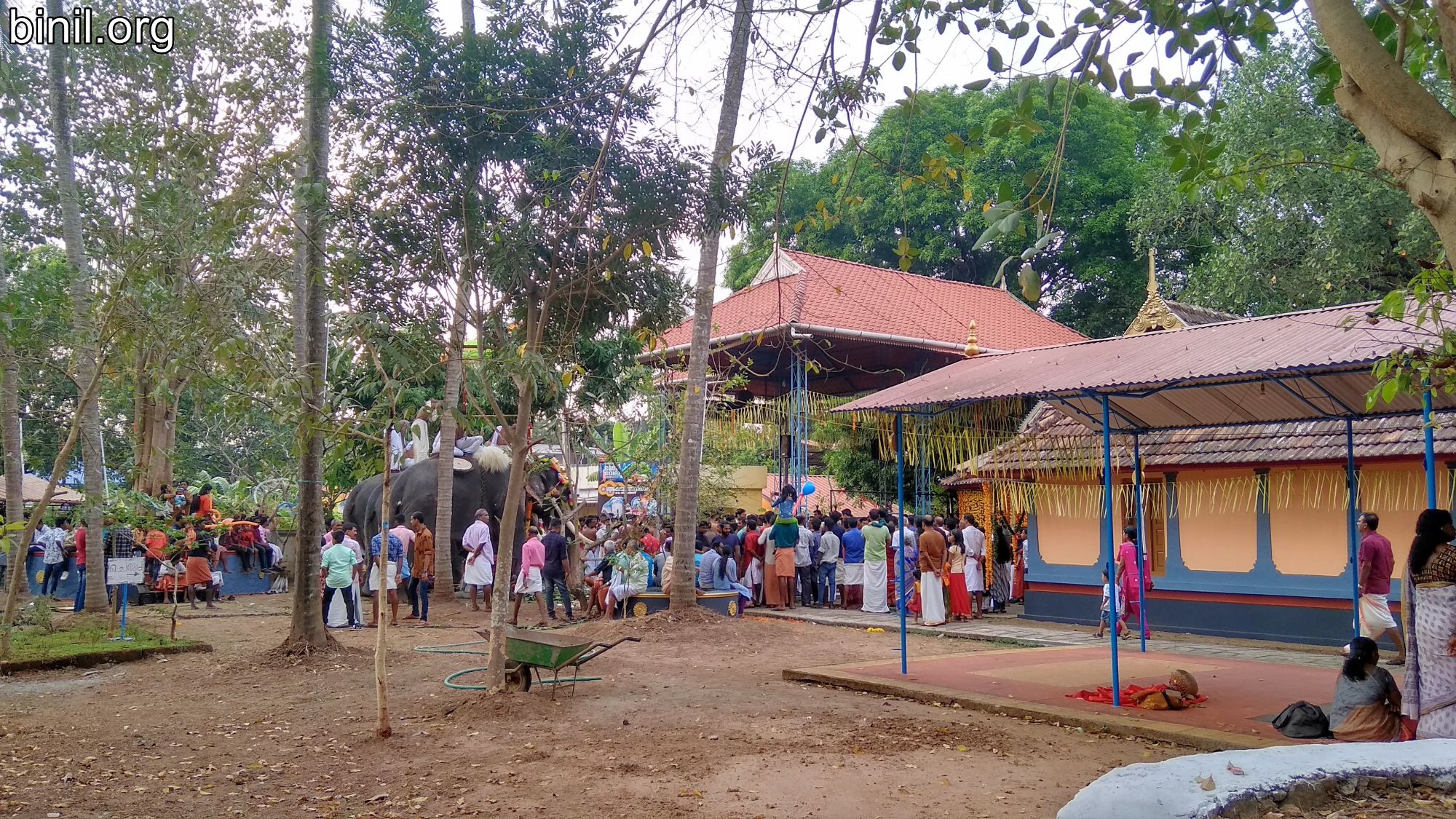 Anchery Kavu Bhadrakali Temple, Thrissur - Binil's Travelogue