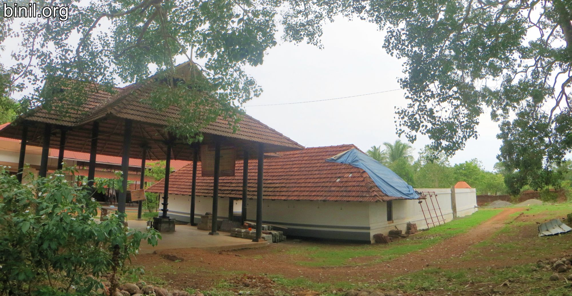 Sree Erattakulangara Maha Vishnu Temple Perumpilavu - Binil's Travelogue
