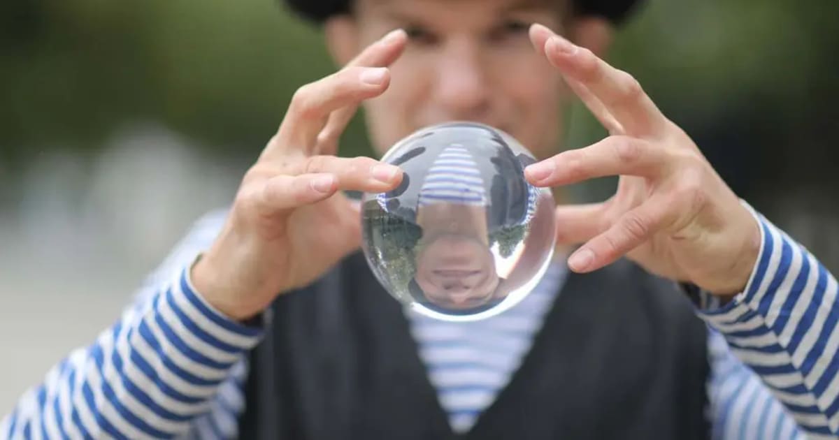 6 Magic Tips and Trick to Become a Beginner Magician | BuskinCity