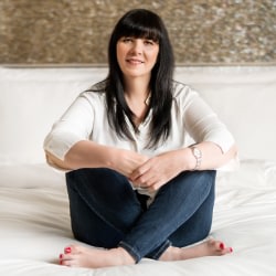 Book Michelle Fraser