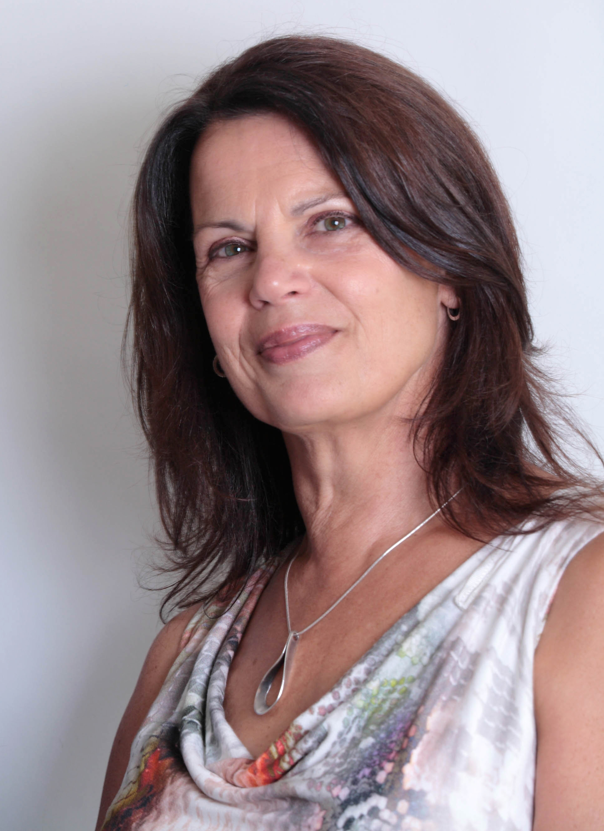 Book Frances Taylor