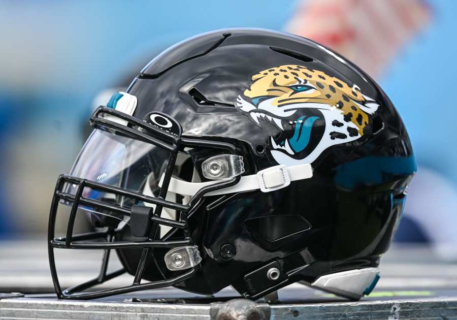 Jaguars Helm Logo Masters Branded Football Helmet Finds Its Way To