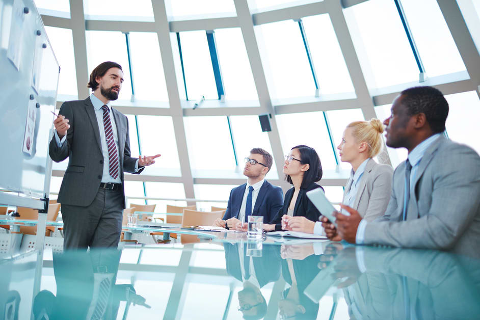 Qual a diferença de Speak e Tell? Talk e Say? - Fluencypass